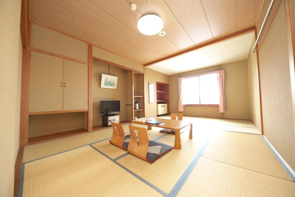Hotel Shiga Swiss Inn 3* Shiga Kogen, Yamanouchi. Reviews, Photos & Deals 2025