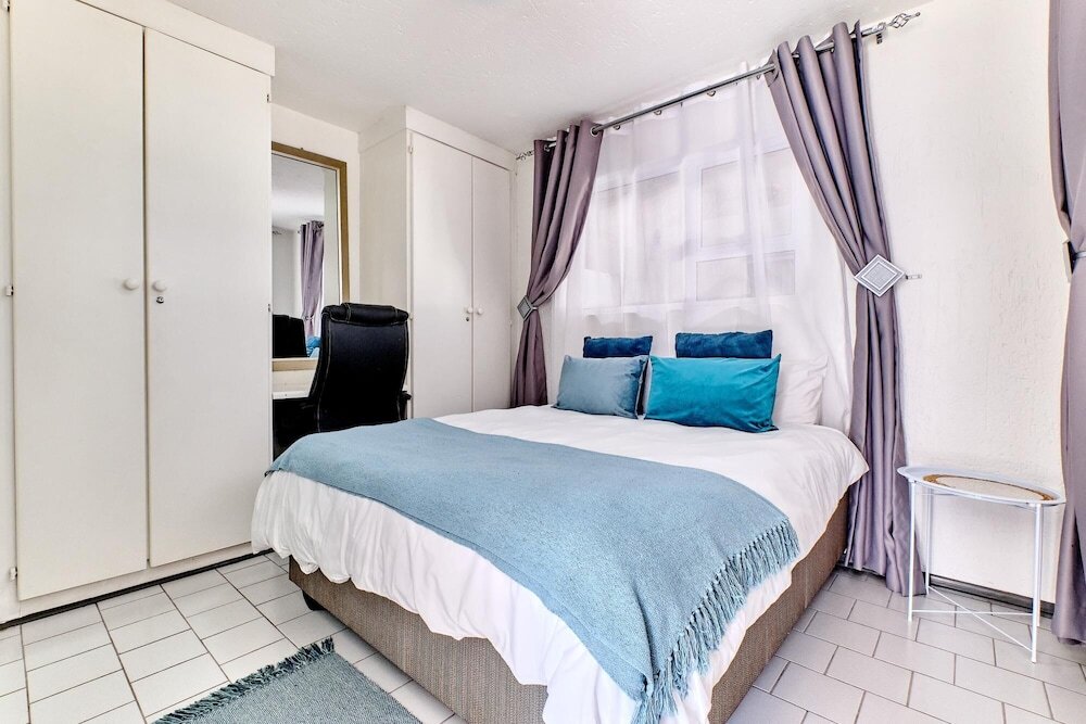 Appartement One Bed Unit in Prime Sandton- 2139 Sandton, Randburg ...