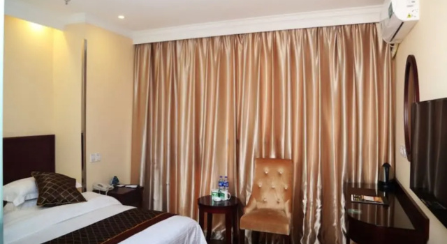 GreenTree Inn Shanghai Pudong Airport Heqing Huanqing Middle Road ...